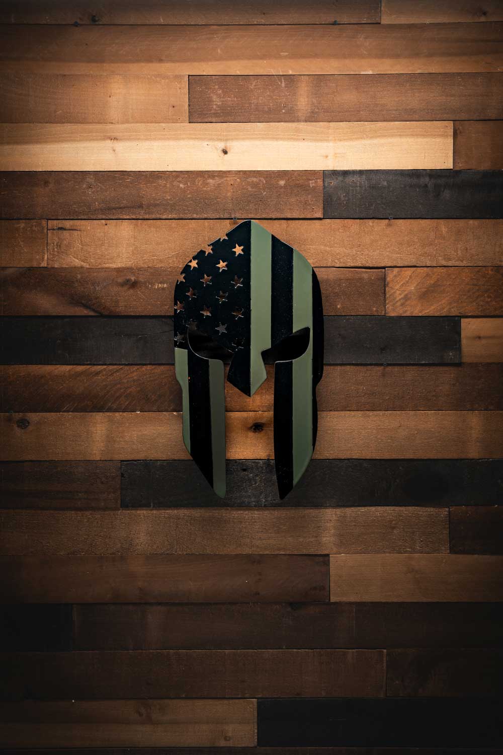 Subdued Flag Spartan Helmet – Metal Wall Hanging – Nine Line Apparel